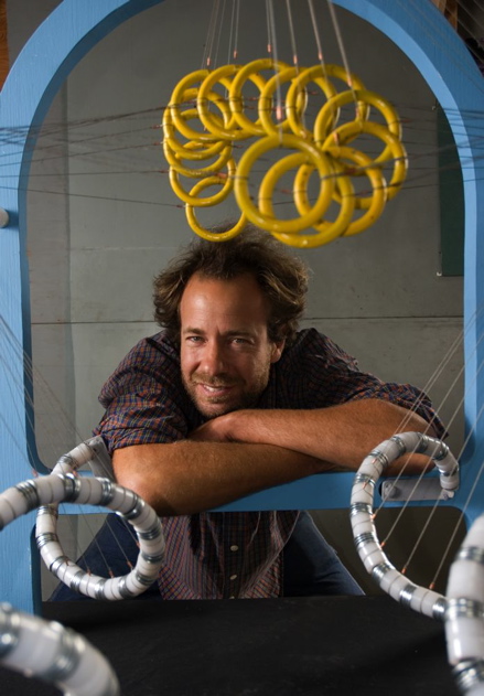 Yellow Rings – Reuben Margolin – Kinetic Artist